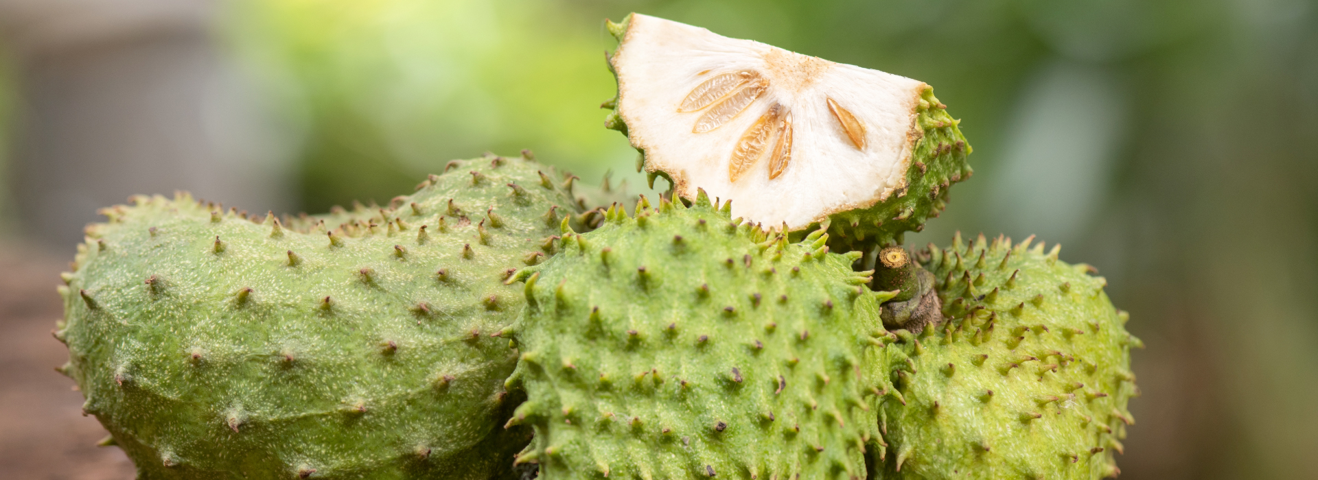 Le Corossol: Fruit Tropical de Madagascar